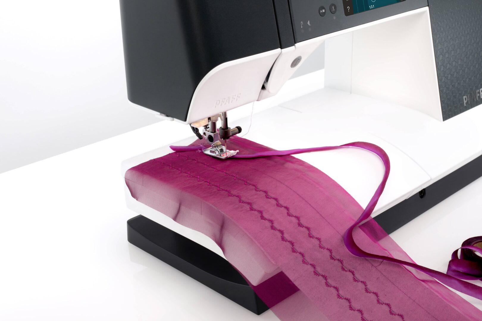 Pfaff Quilt Expression 720 - Moore's Sewing