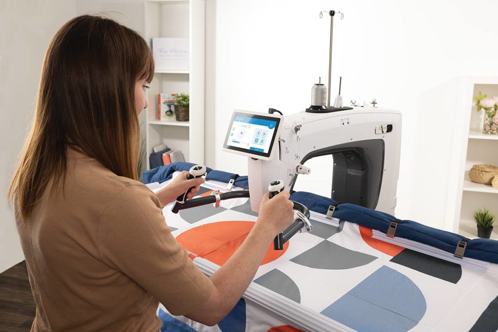Grace Q'nique 16X Elite Midarm Quilting Machine - Moore's Sewing