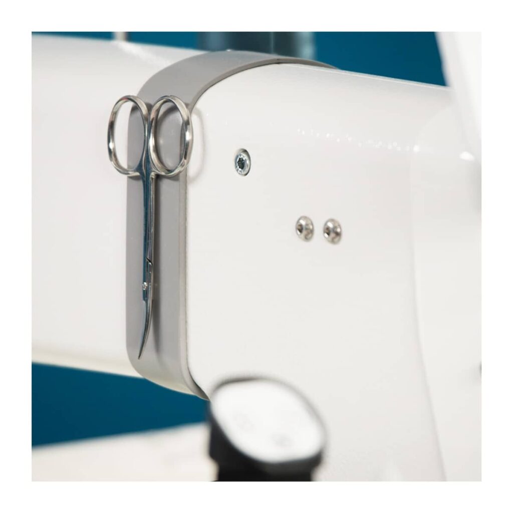 Amara 24" Longarm Quilting Machine - Moore's Sewing