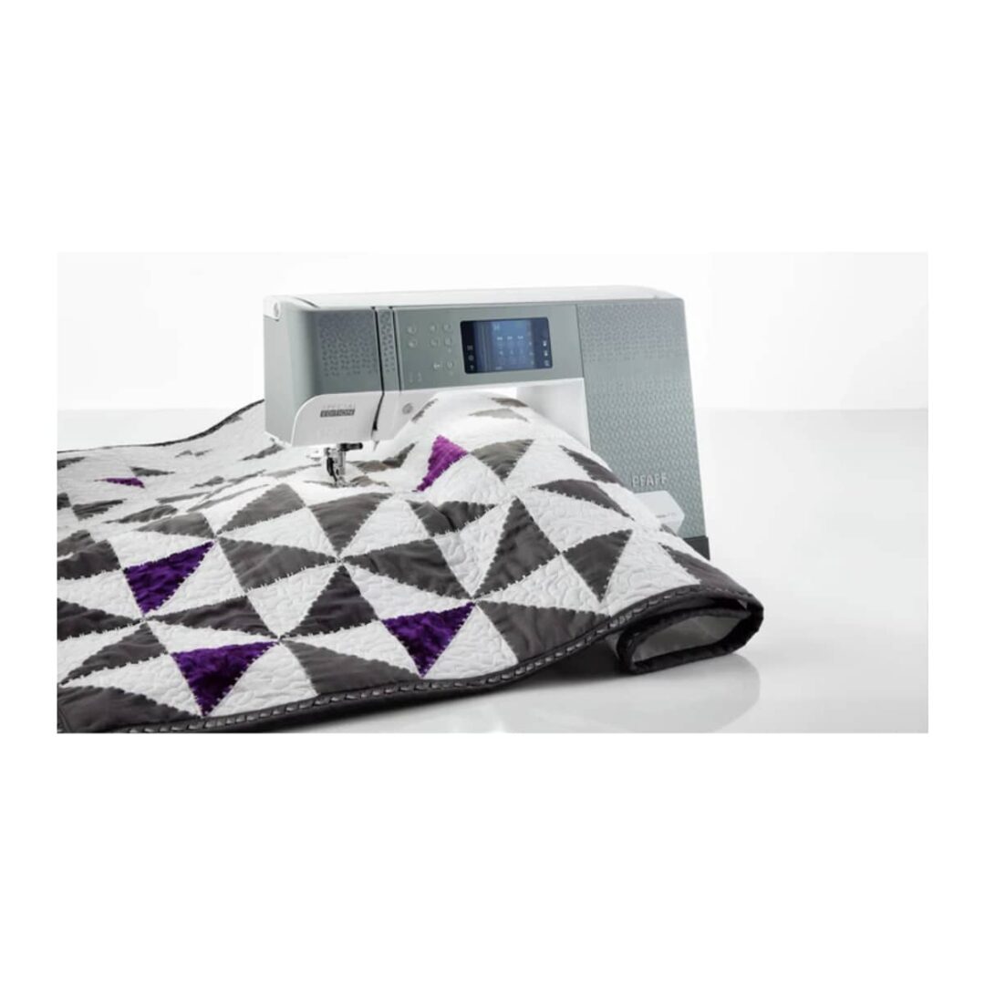 Pfaff Quilt Expression 720 Special Edition - Moore's Sewing