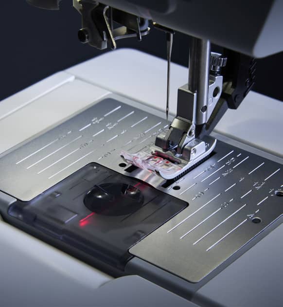 Pfaff® quilt expression™ 725 Sewing and Quilting Machine - Moore's Sewing