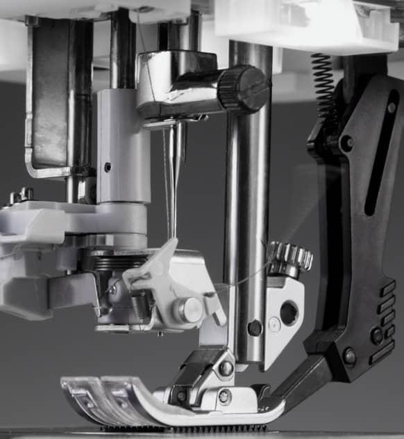 Pfaff® quilt expression™ 725 Sewing and Quilting Machine - Moore's Sewing